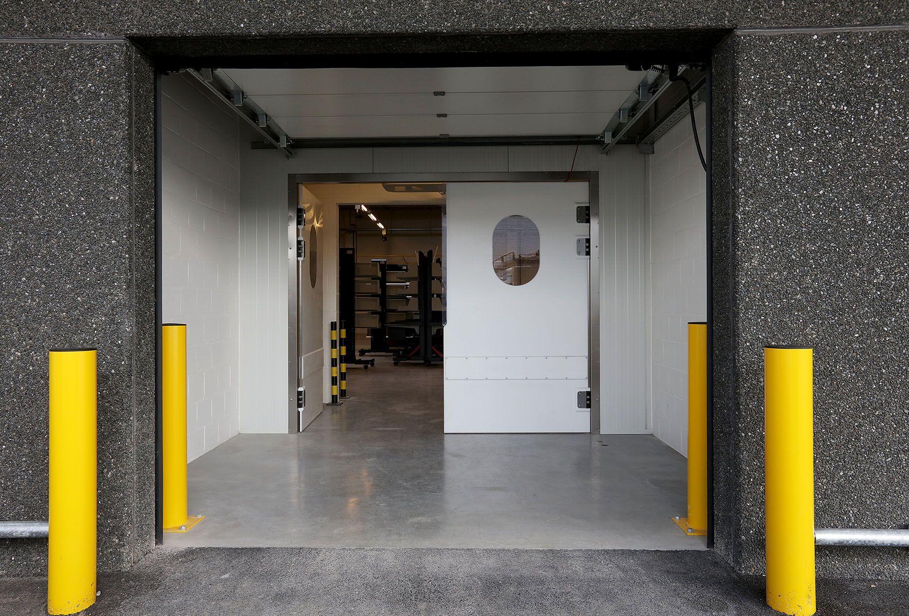 Logistiek center voor Bpost in Oudenaarde door LCV Real Esate.